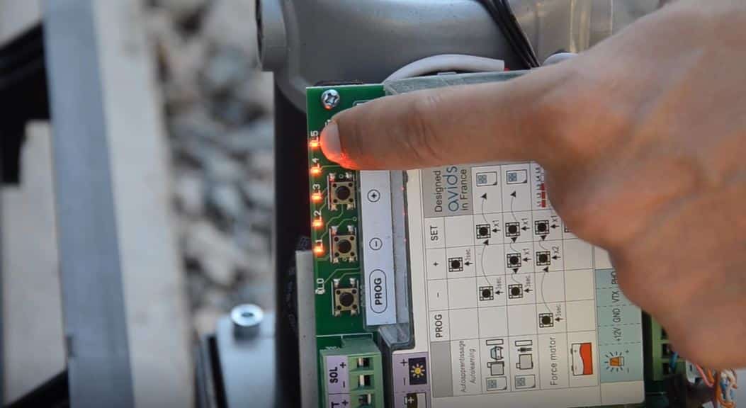 Comment brancher un moteur de portail coulissant